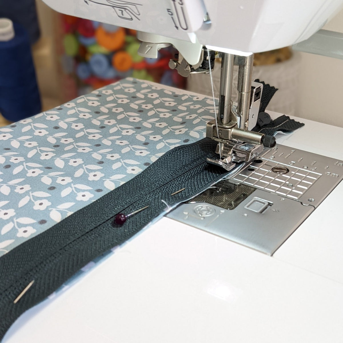 How to sew past a zip head – owl and sewing cat